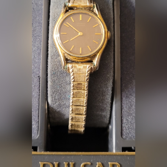 Pulsar | Accessories | Women Pulsar Gold Watch | Poshmark